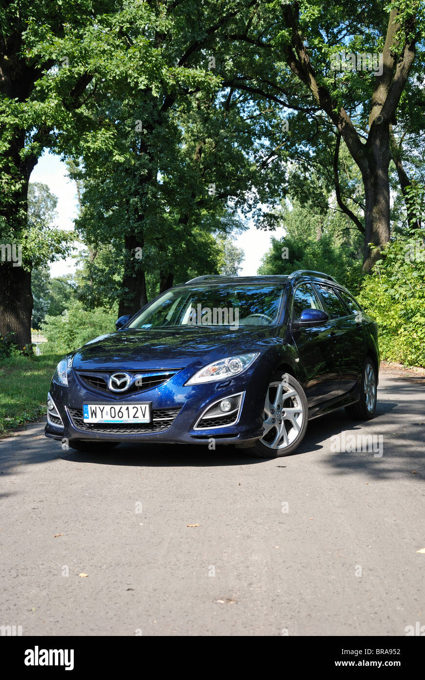 Upper middle class car hi-res stock photography and images - Alamy