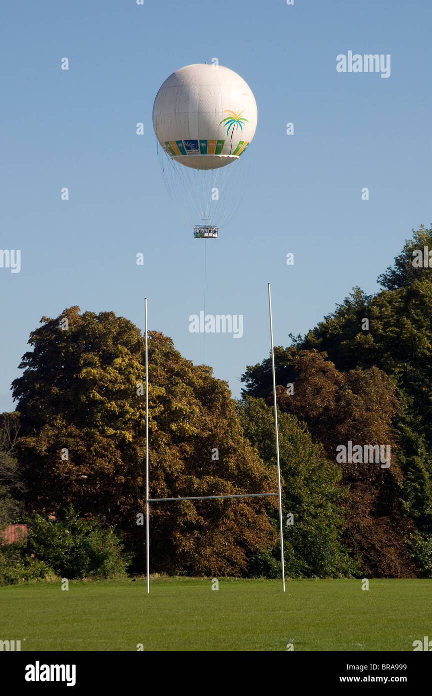 Rugby posts and hot air balloon hi-res stock photography and images - Alamy