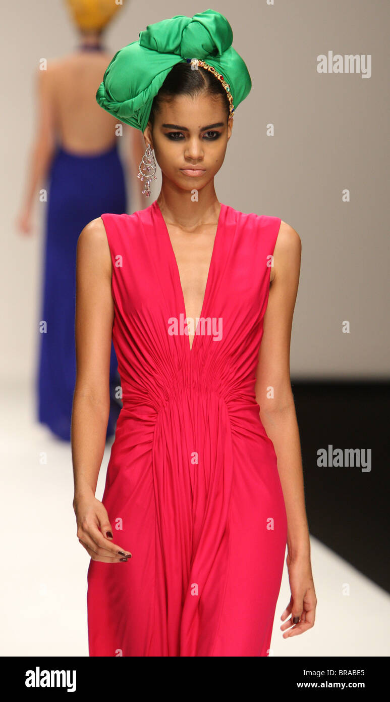 Issa London's collection during the London Fashion Week Stock Photo - Alamy