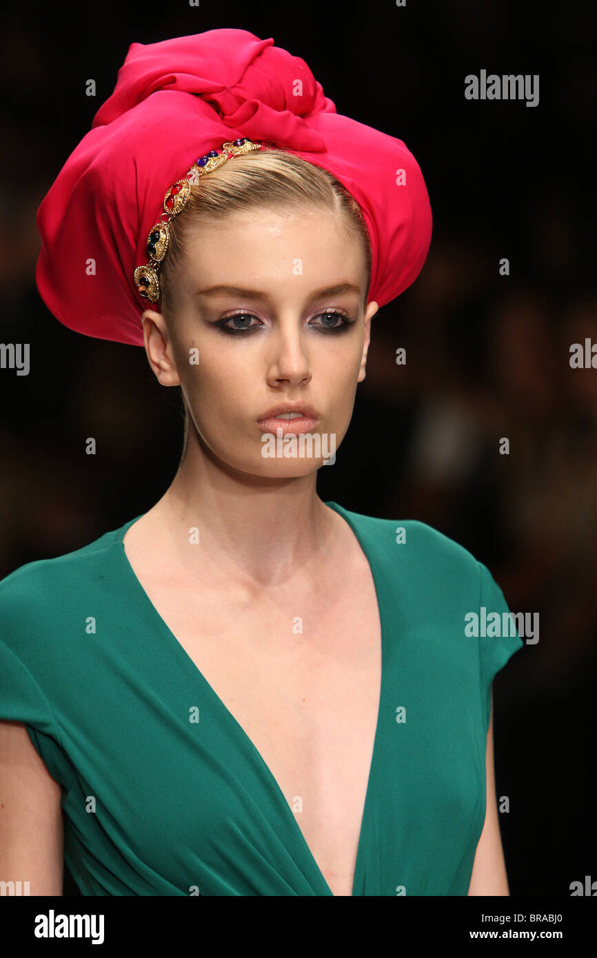 Issa London's collection during the London Fashion Week Stock Photo - Alamy