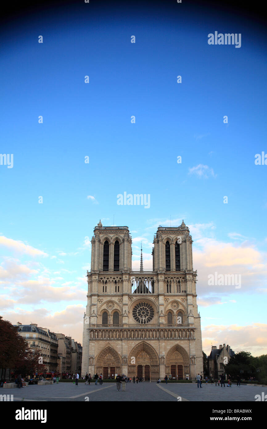Place du parvis Notre Dame with west front of Notre-Dame cathedral in ...