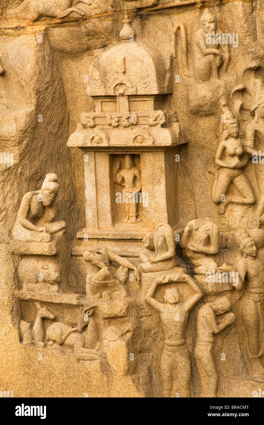 The famous bas relief panel of Arjuna's Penance (Bhagiratha's Penance ...