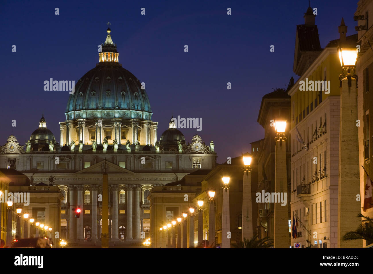 St. Peter's Basilica illuminated at dusk, Vatican City, Rome, Lazio ...
