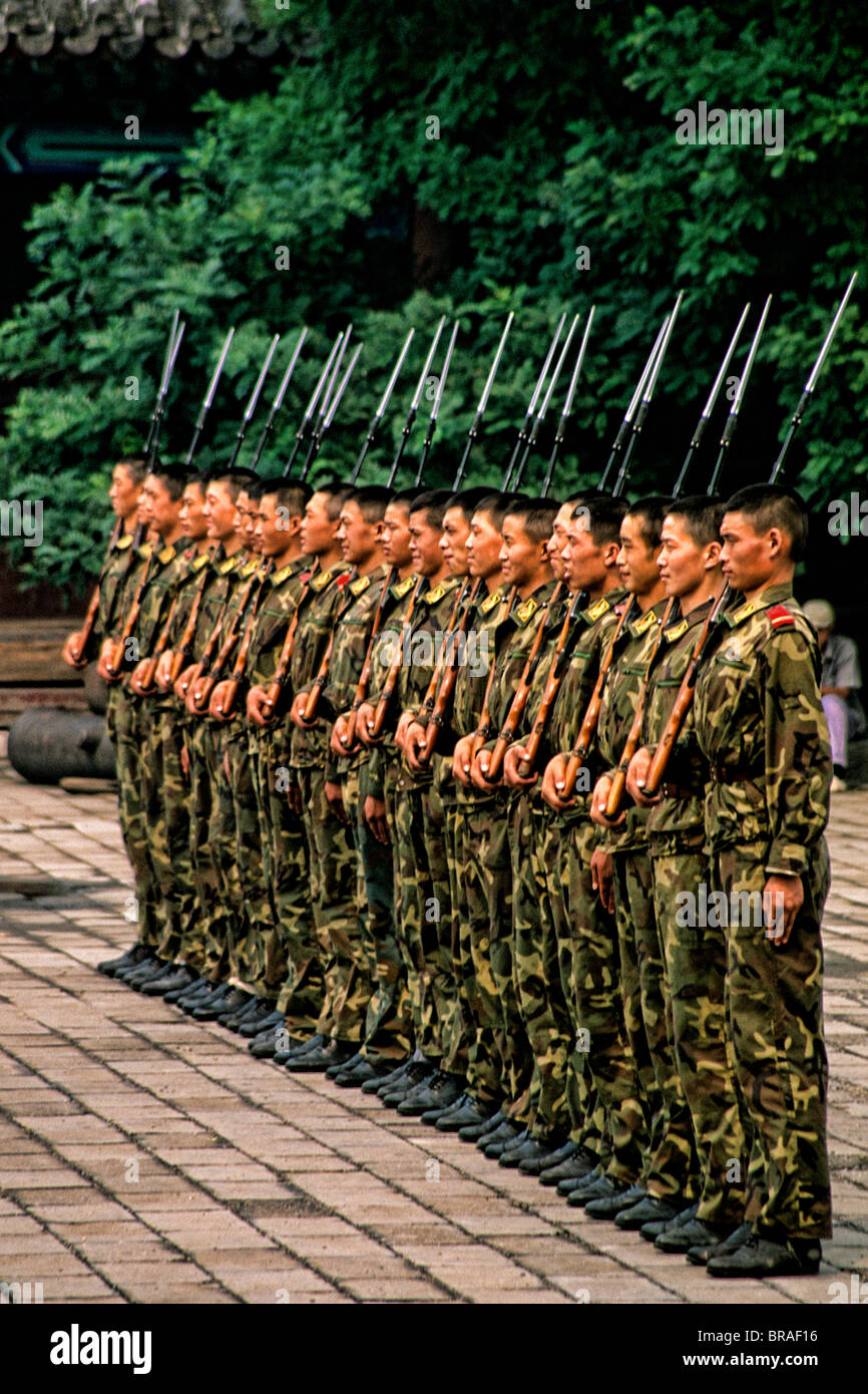 Chinese military soldiers in formation in Beijing China Stock Photo - Alamy