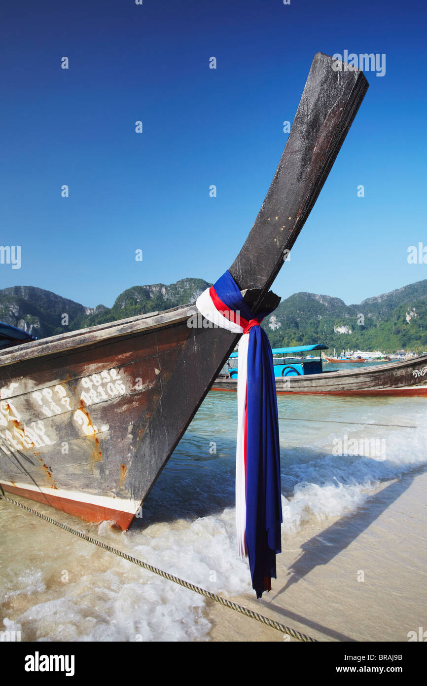 Long tail boats on Ao Lo Dalam Beach, Ko Phi Phi Don, Krabi Province ...