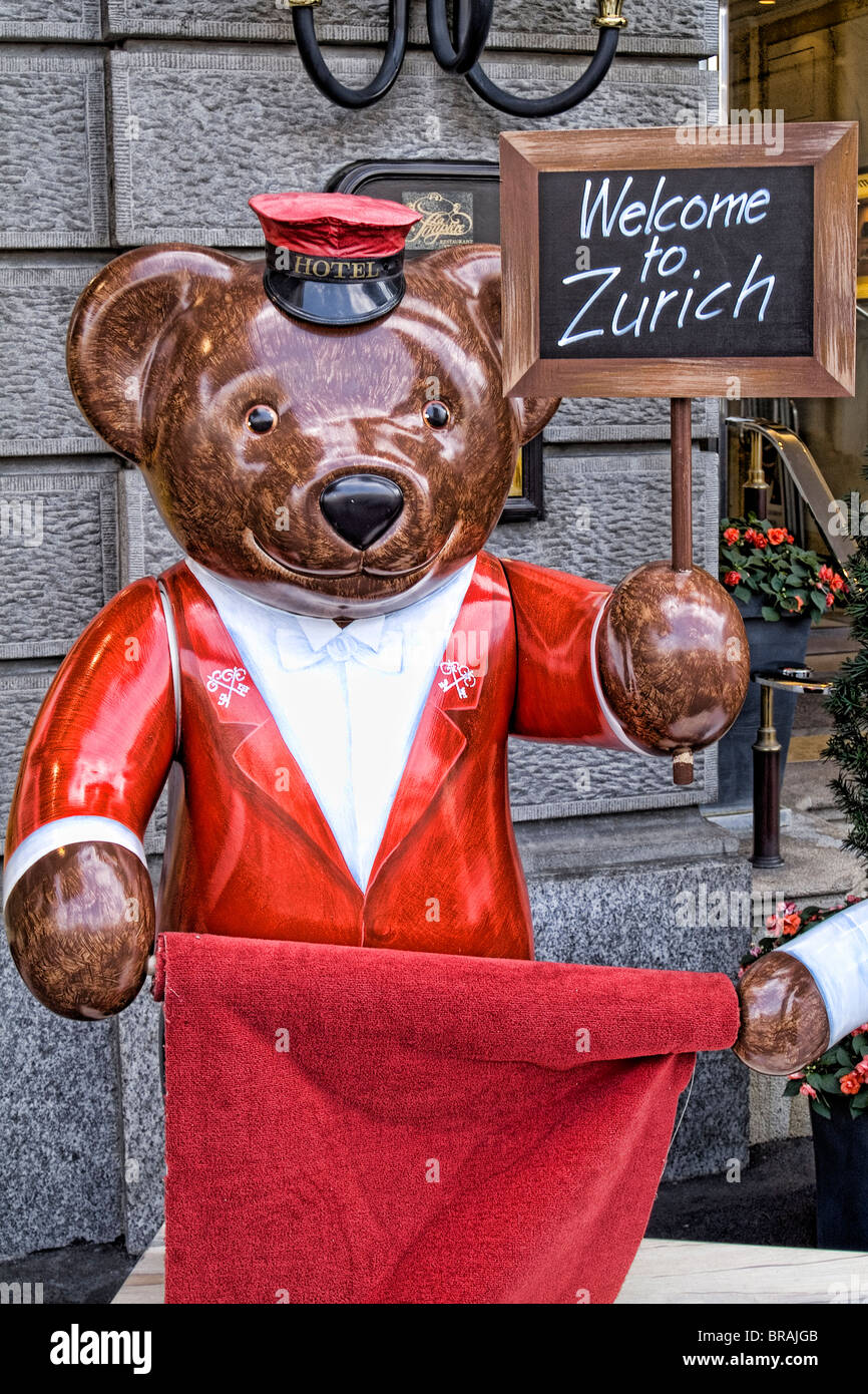 Most famous bear hi-res stock photography and images - Alamy