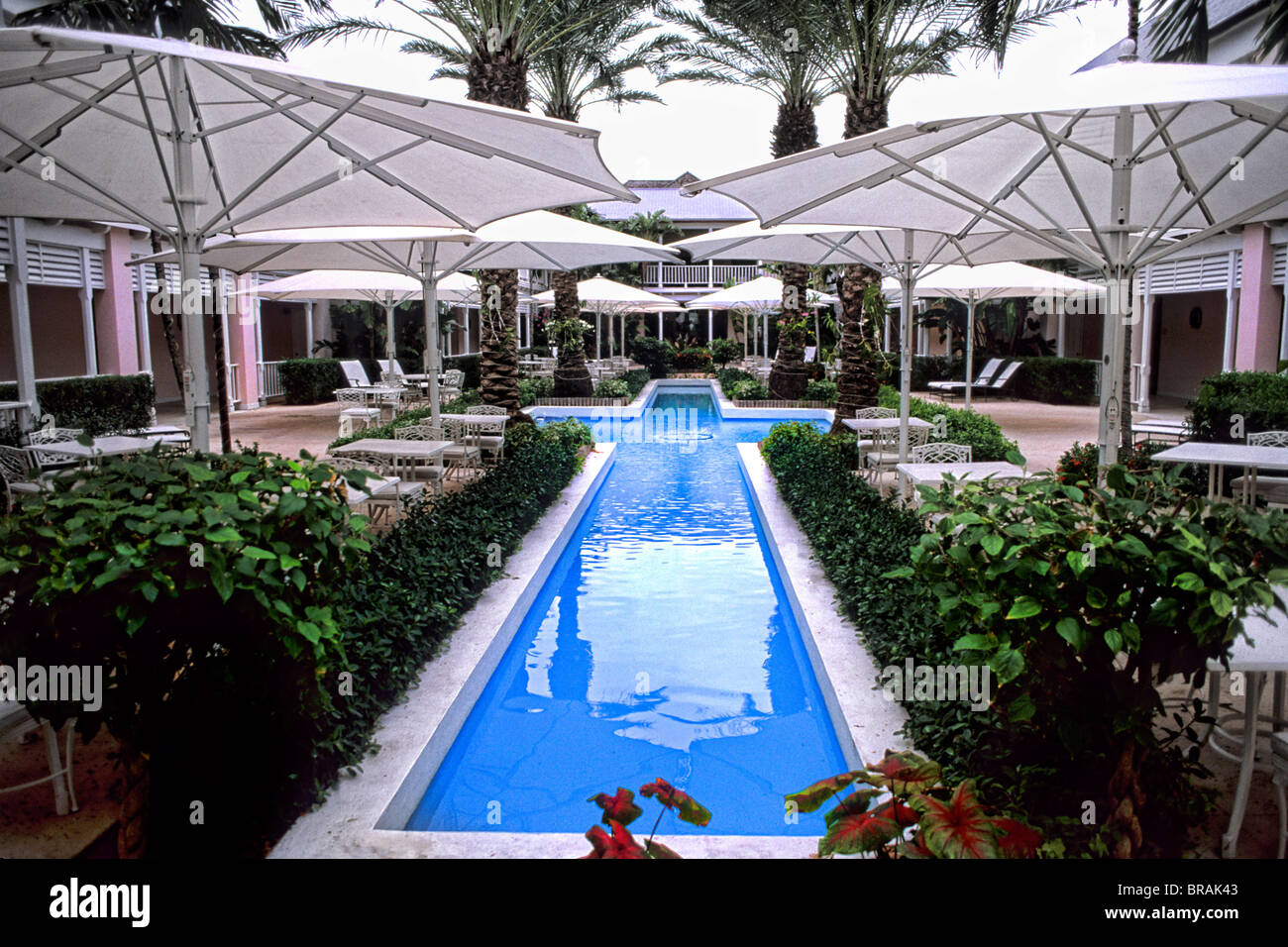 Atlantis bahamas pool hi-res stock photography and images - Alamy