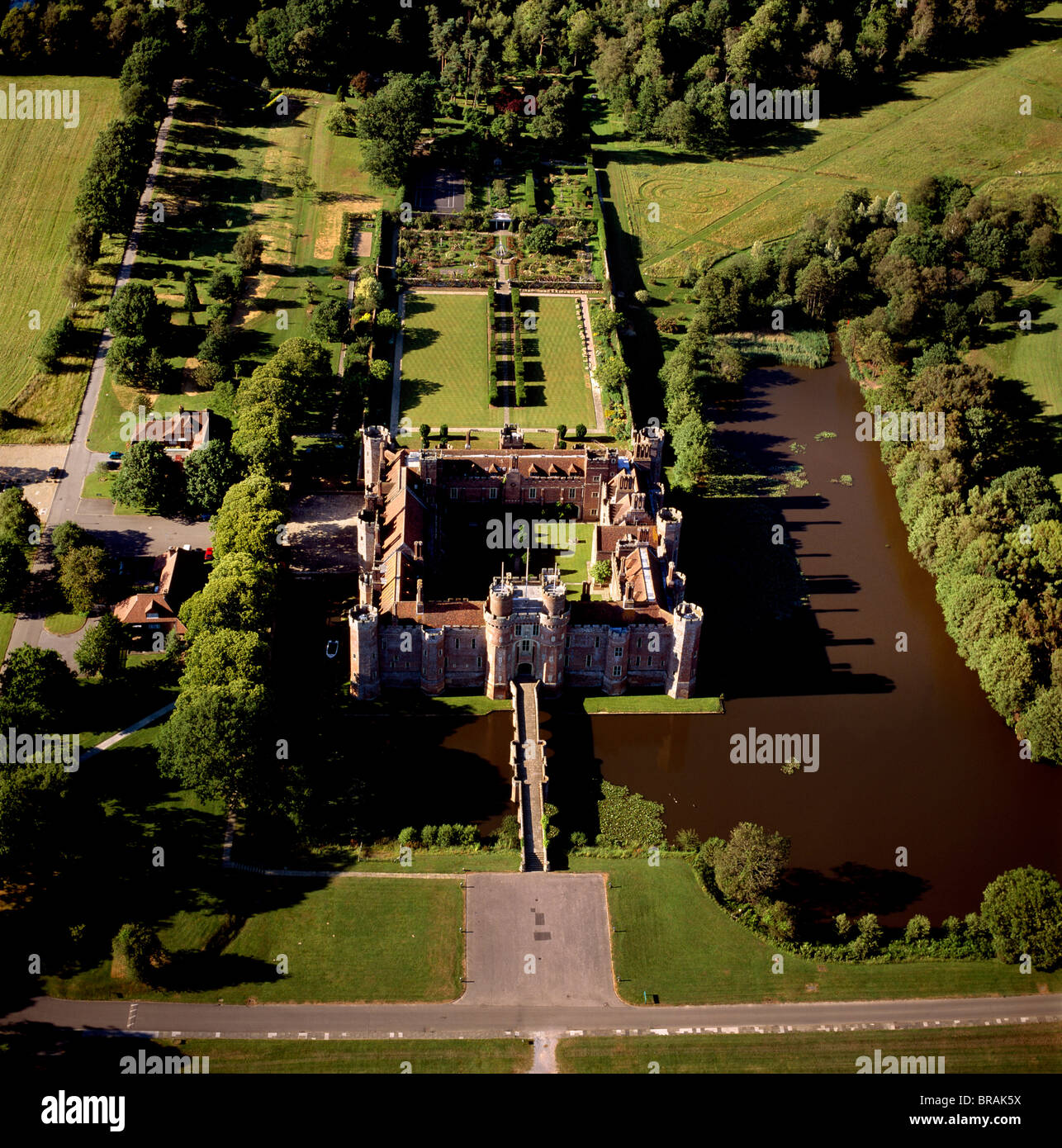 Moat castle aerial hi-res stock photography and images - Alamy