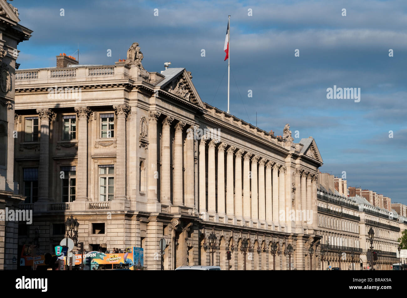 Building on Place de la Concorde, Paris, France Stock Photo - Alamy