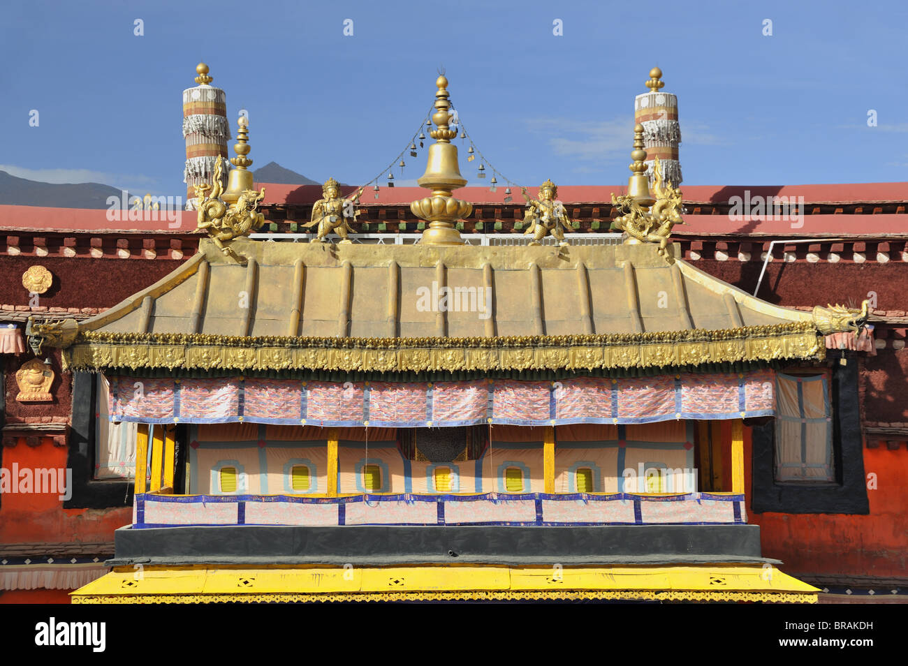 Tibetan temples hi-res stock photography and images - Alamy