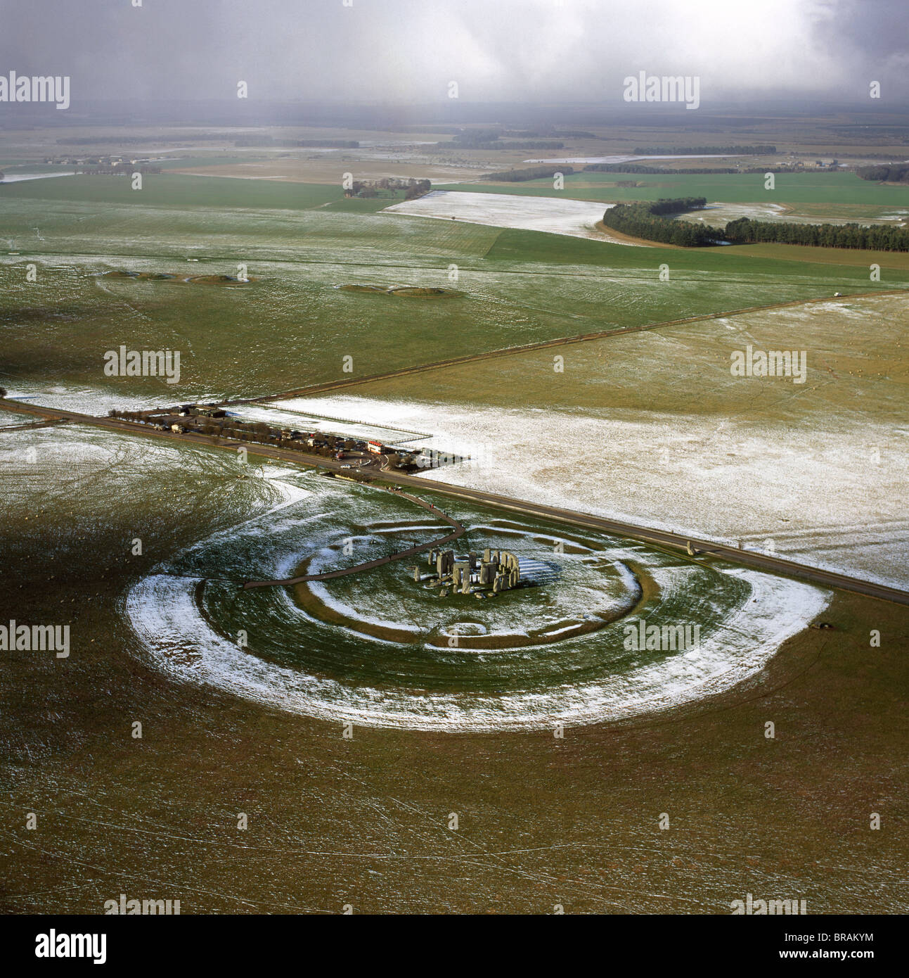 Stonehenge aerial hi-res stock photography and images - Alamy