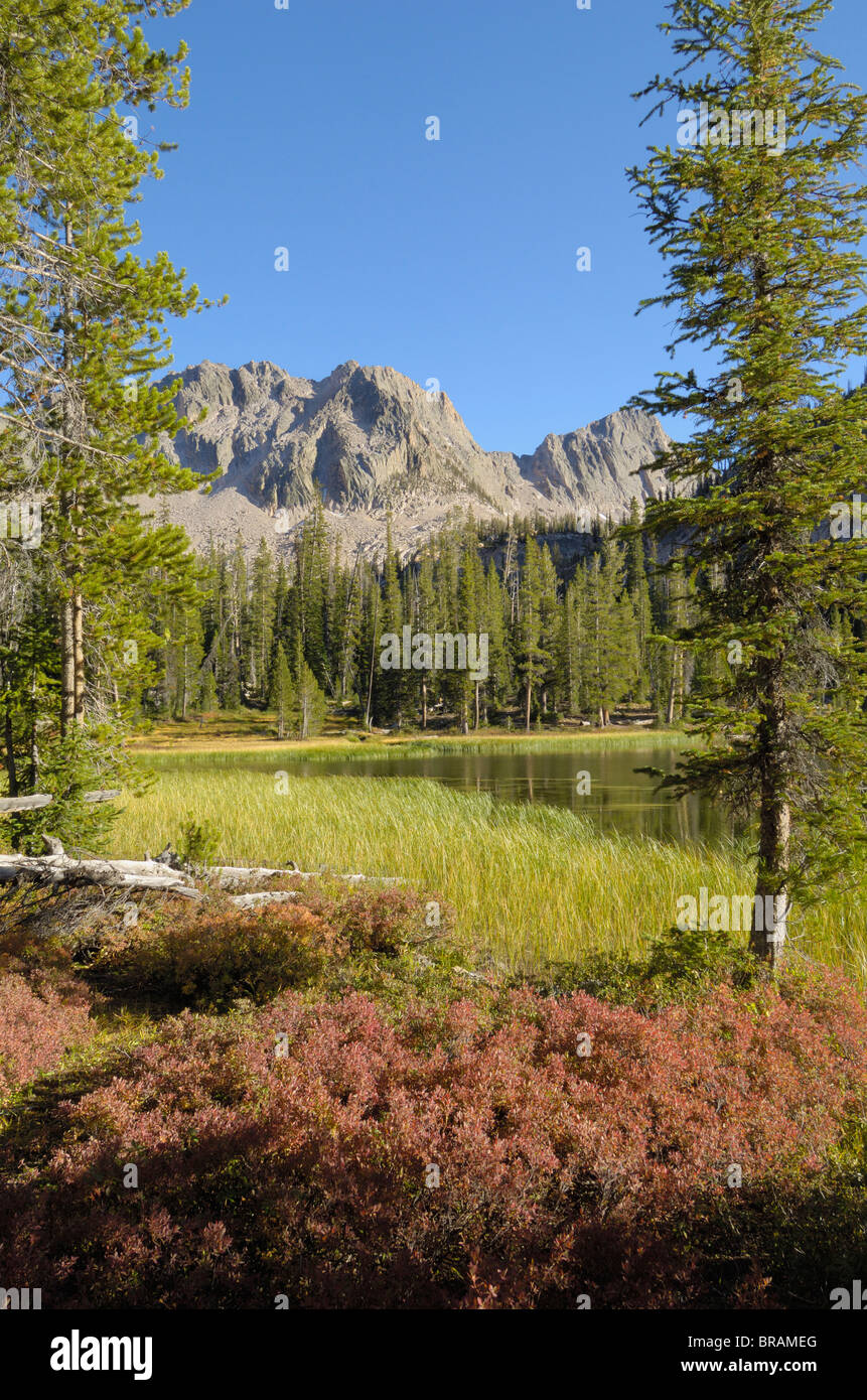 Sawtooth mountains hi-res stock photography and images - Alamy