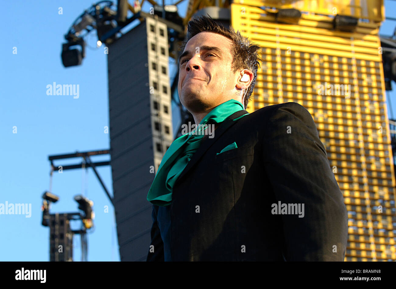 Robbie williams tour hi-res stock photography and images - Alamy