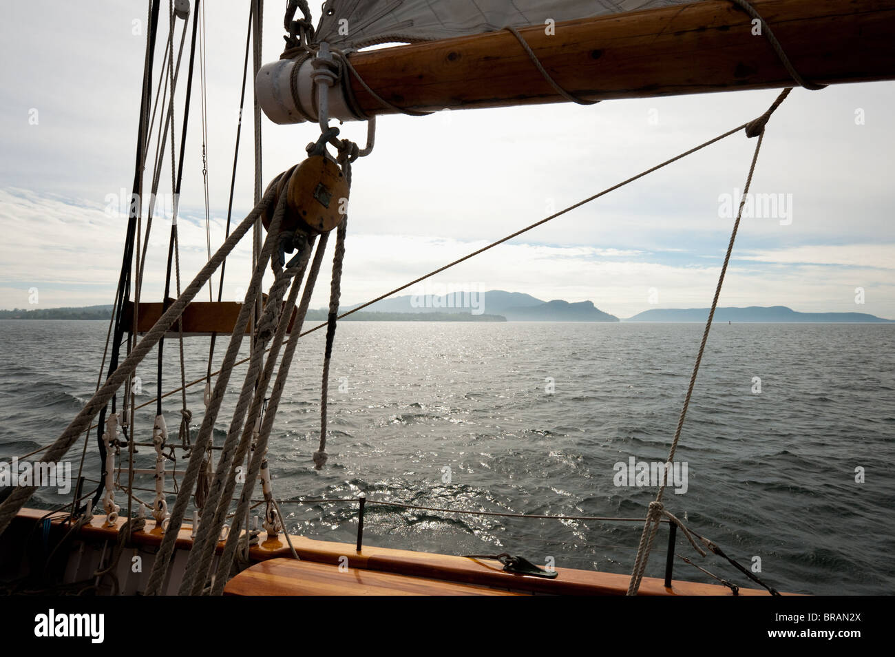 Rigging aboard the historic tall ship "Zodiac" sailing in the San Juan ...