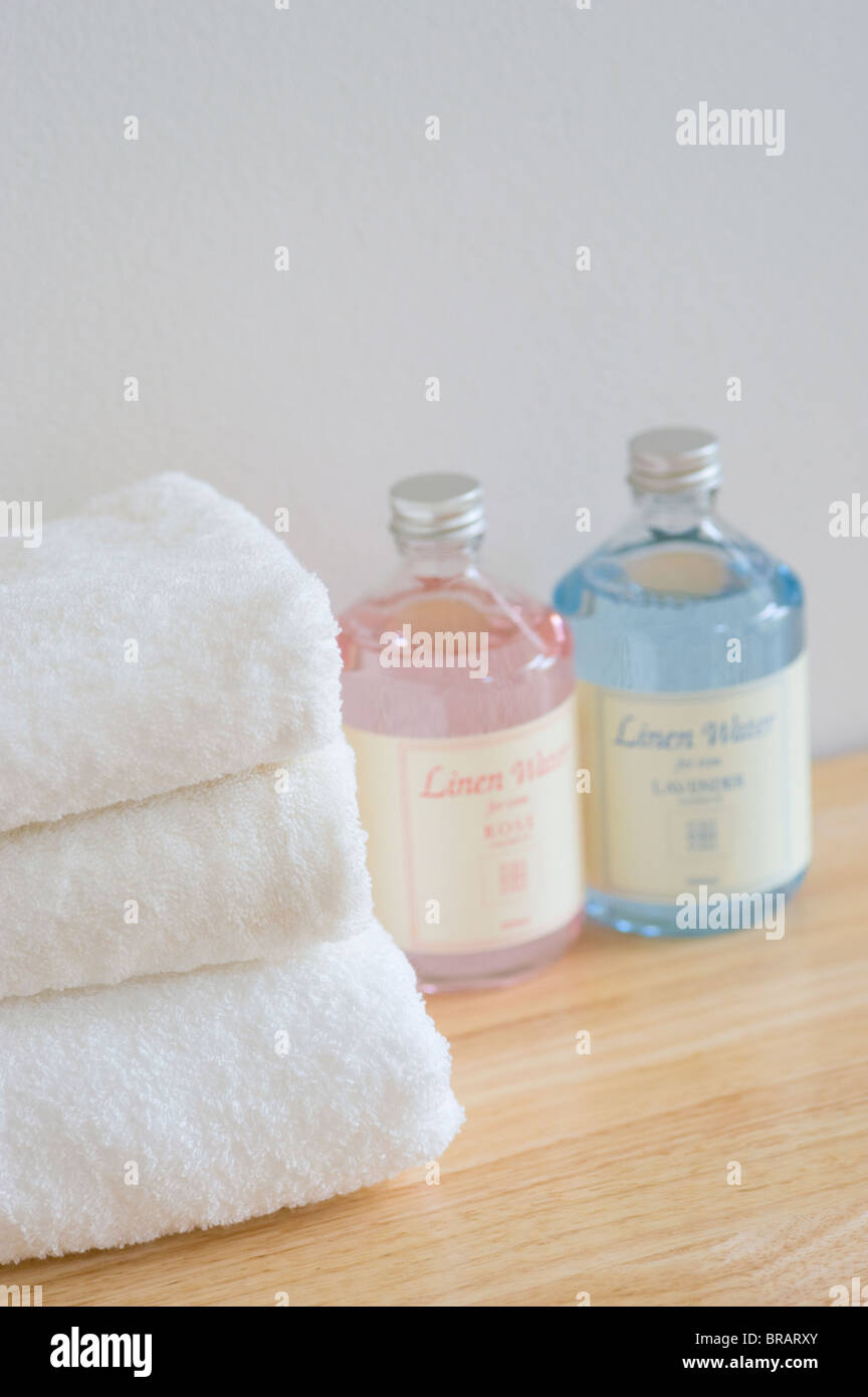 White linen towel hi-res stock photography and images - Alamy