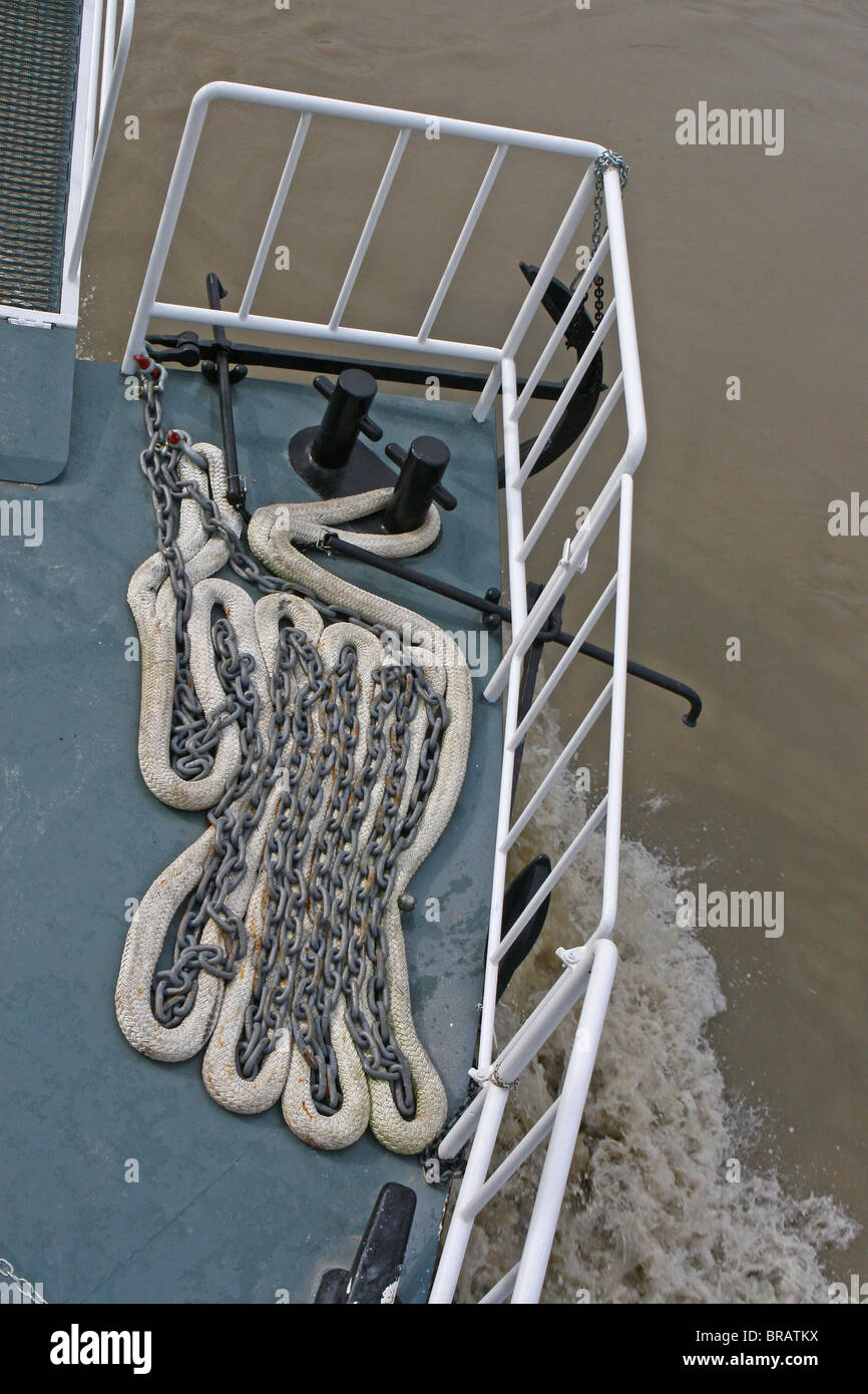 Anchor Rope and chain on a ship deck Stock Photo - Alamy