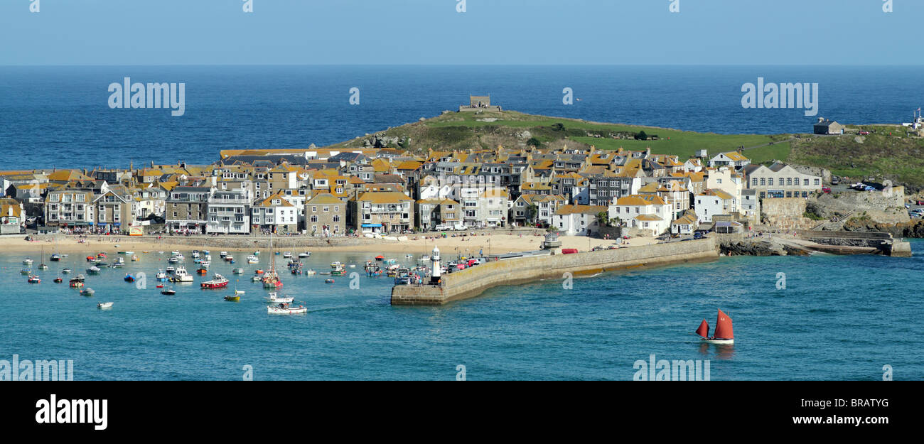 St ives beach cornwall panorama hi-res stock photography and images - Alamy
