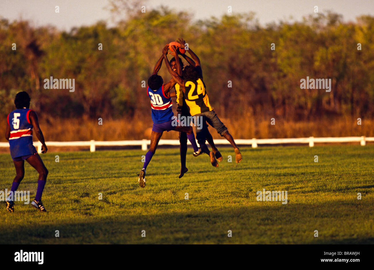 Aussie rules football aboriginal hi-res stock photography and images ...