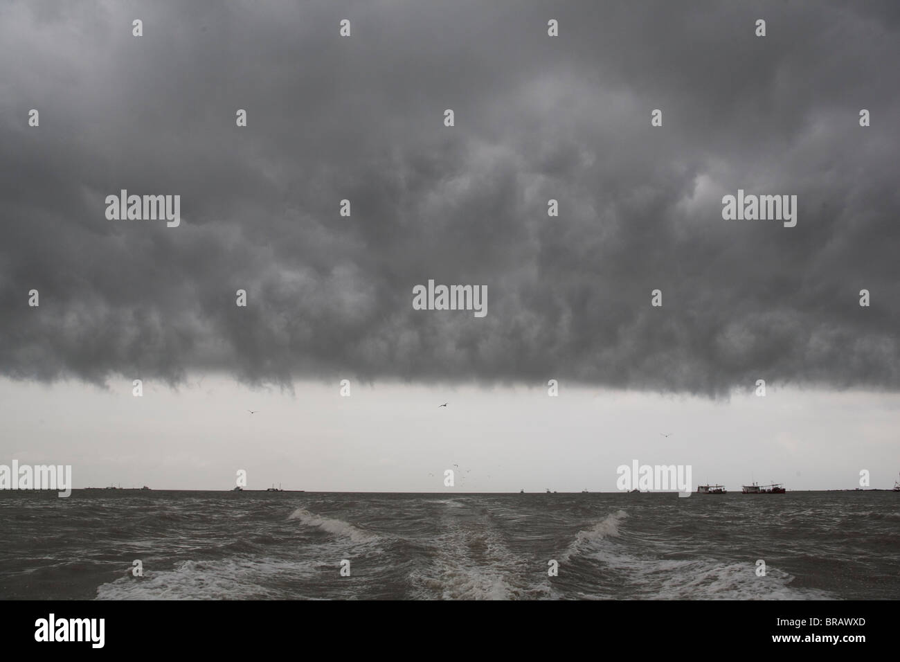Thunderstorm weather hi-res stock photography and images - Alamy