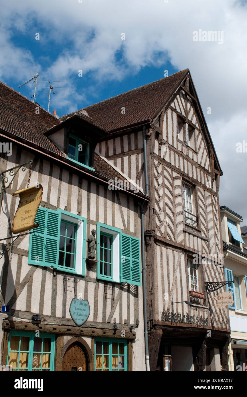Medieval chartres hi-res stock photography and images - Alamy