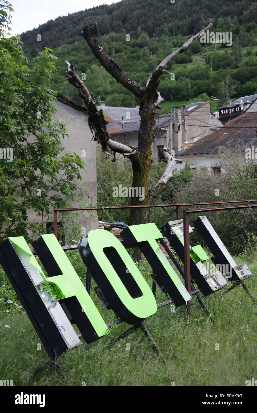 Split word sign hi-res stock photography and images - Alamy