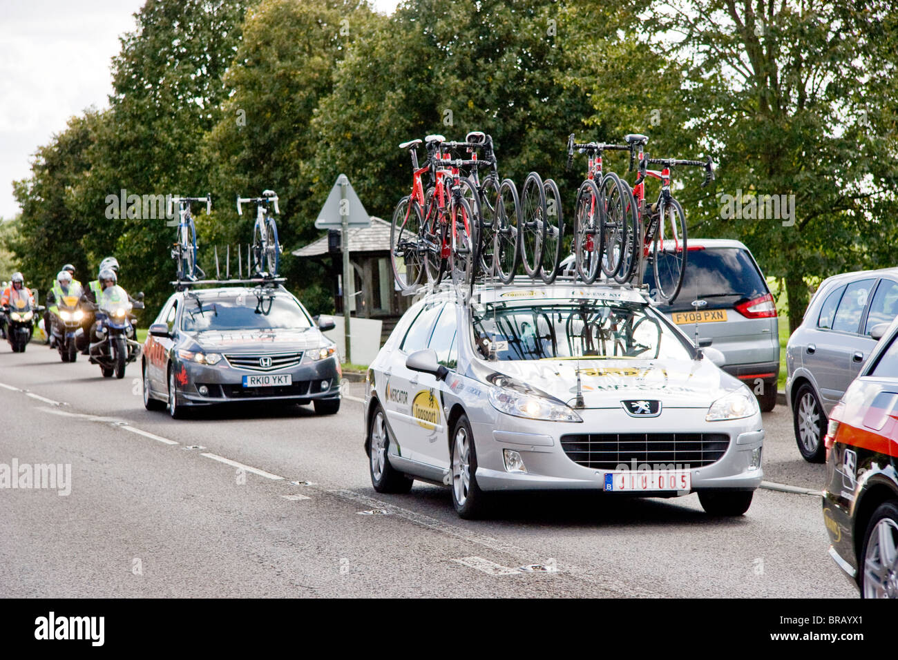 Cycle team support vehicles hi-res stock photography and images - Alamy