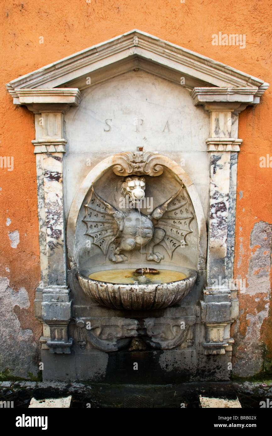Spa, fresh water fountain near the Basilica, Saint Peter's Square ...