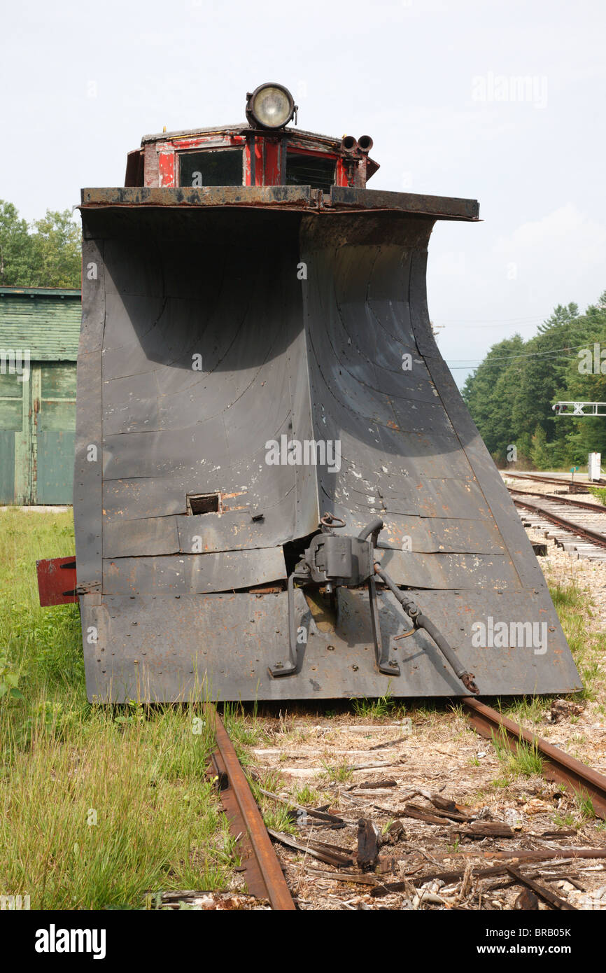 The Russell snow plow #68 and Boxcar 35059 at Bartlett Roundhouse in ...