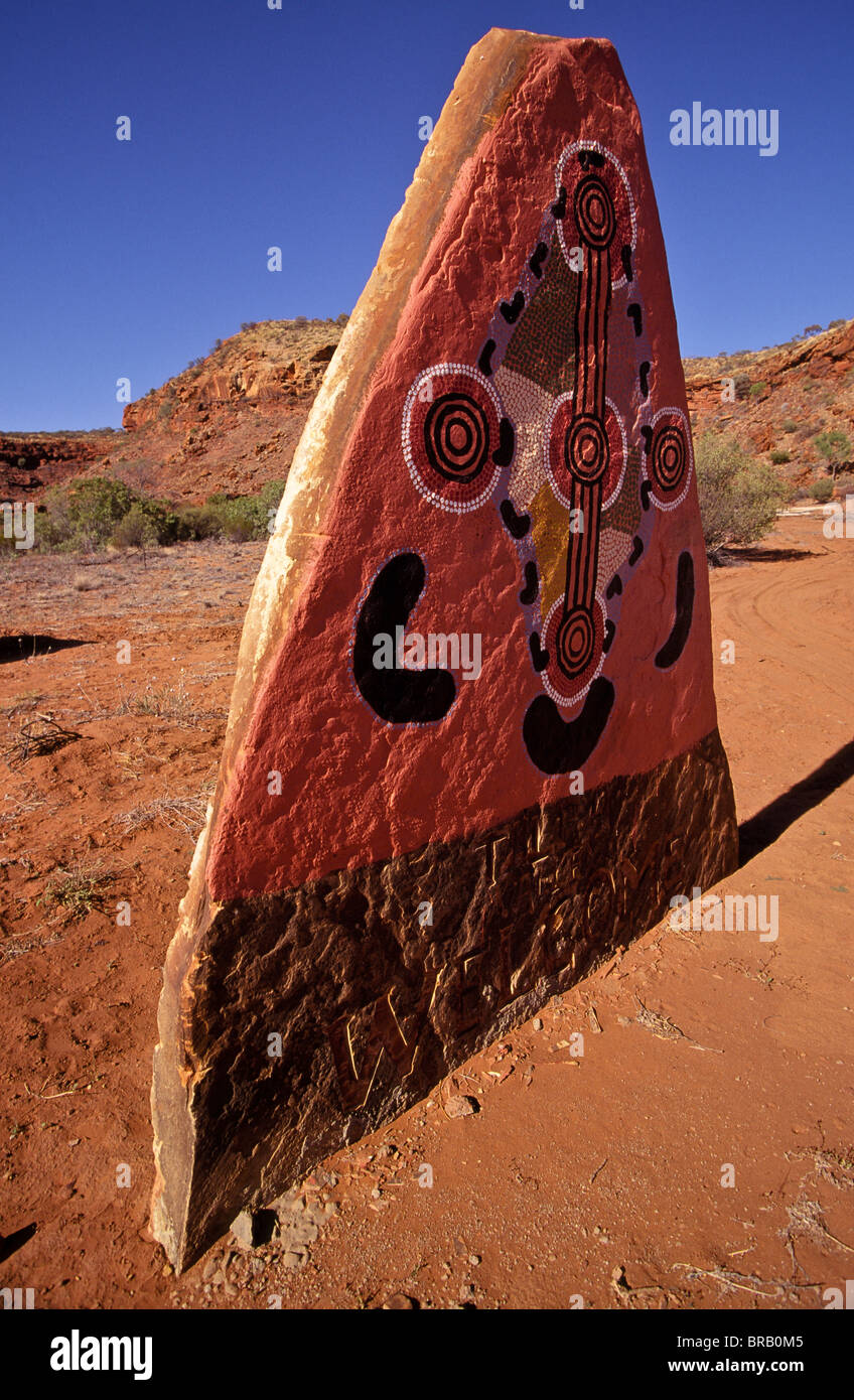 Painted rock sculpture, Ipolera Community, Central Australia Stock ...