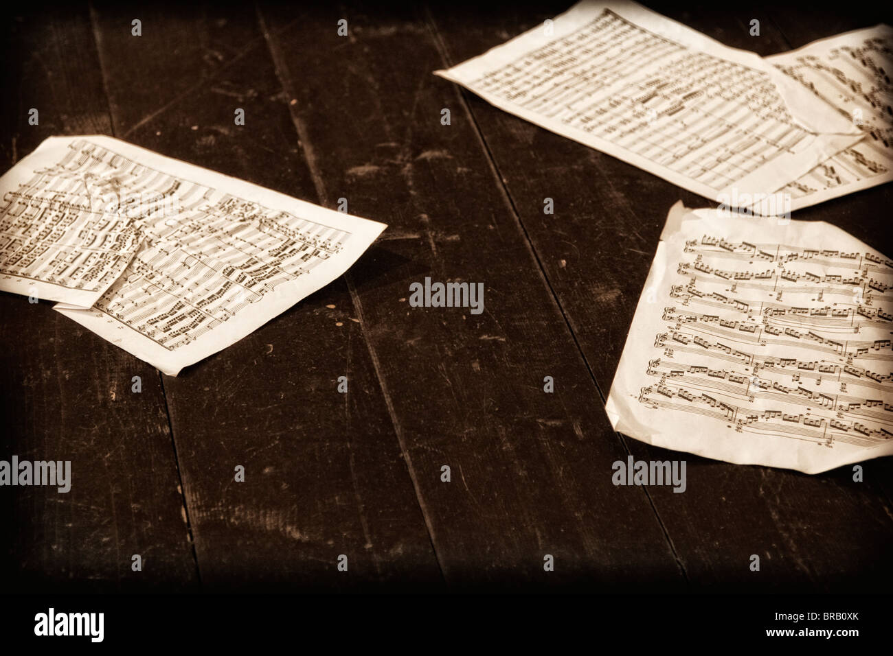 Crumpled sheet music hi-res stock photography and images - Alamy