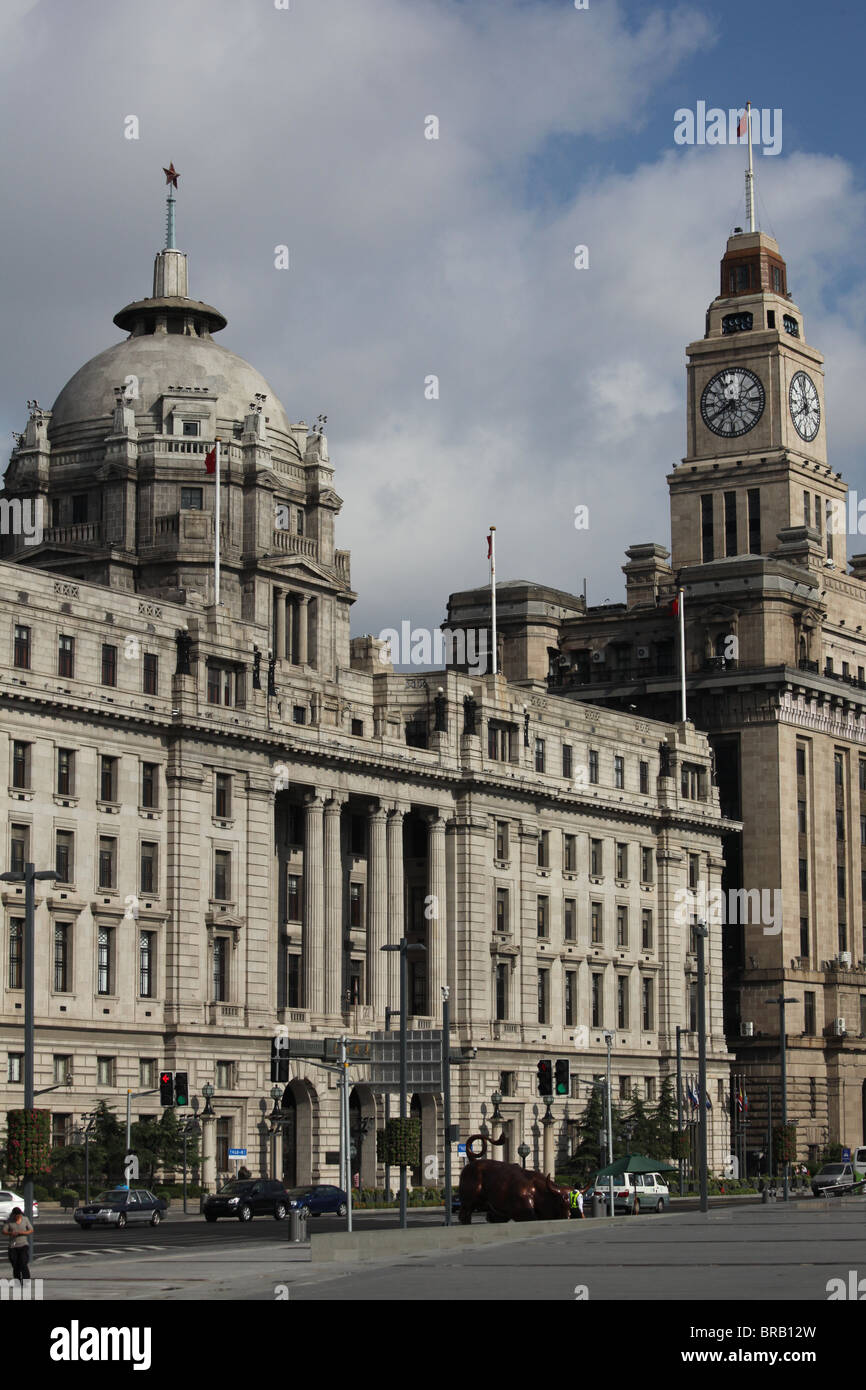 Shanghai old buildings bund hi-res stock photography and images - Alamy
