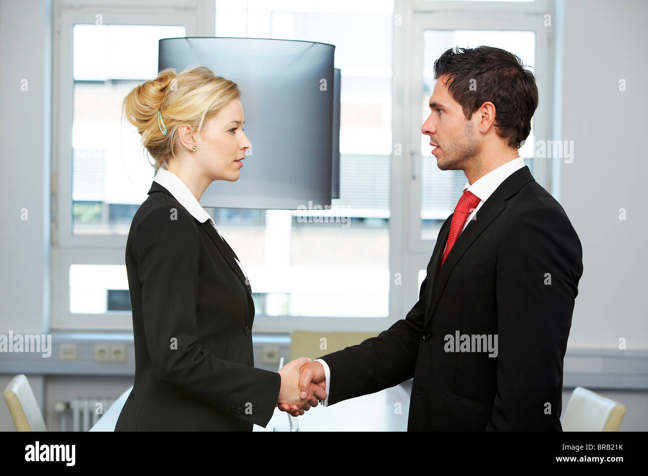 Shakehands hi-res stock photography and images - Alamy