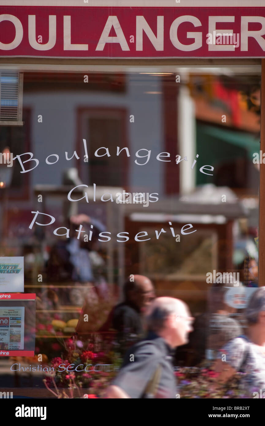 Boulangerie patisserie exterior hi-res stock photography and images - Alamy