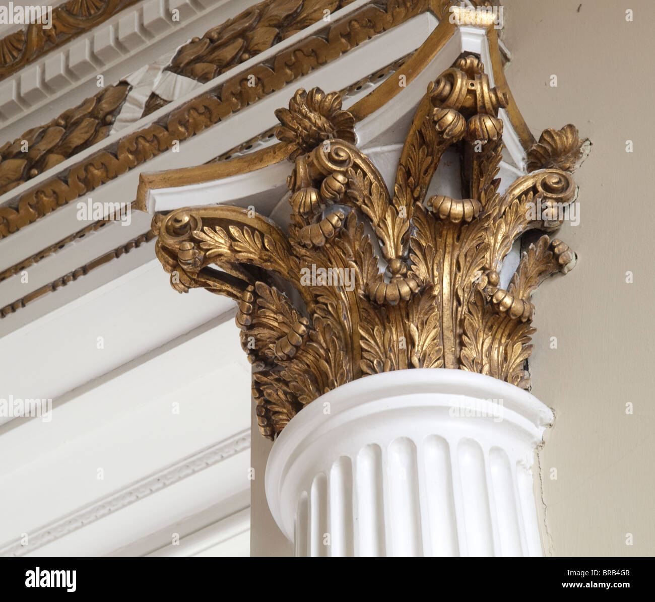 Gold pillars hi-res stock photography and images - Alamy
