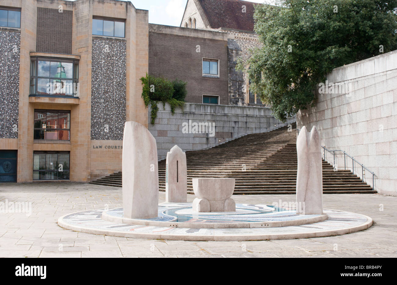 Hampshire Jubilee Sculpture, by Rachel Fenner , is installed outside ...