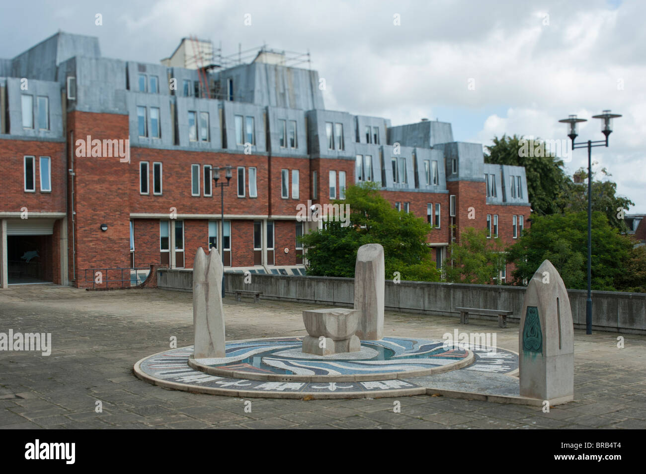 Hampshire Jubilee Sculpture, by Rachel Fenner , is installed outside ...