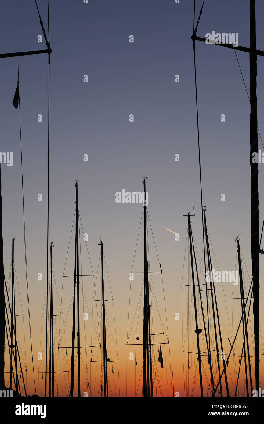 Boat masts hi-res stock photography and images - Alamy