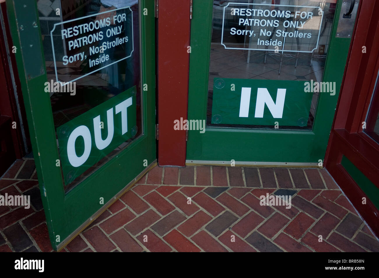 Entry doors hi-res stock photography and images - Alamy