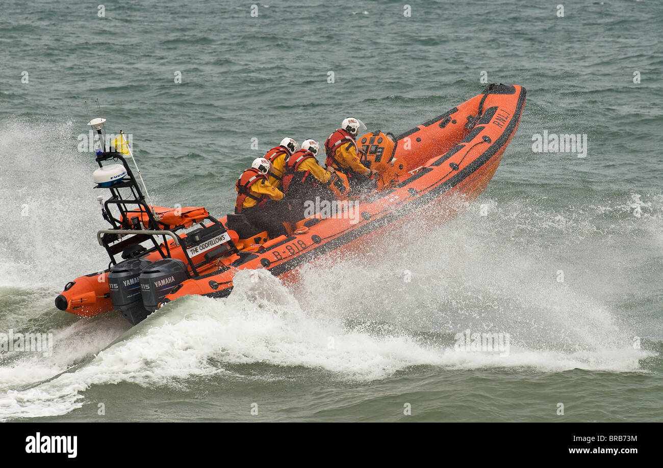 Rnli inshore lifeboat launch hi-res stock photography and images - Alamy