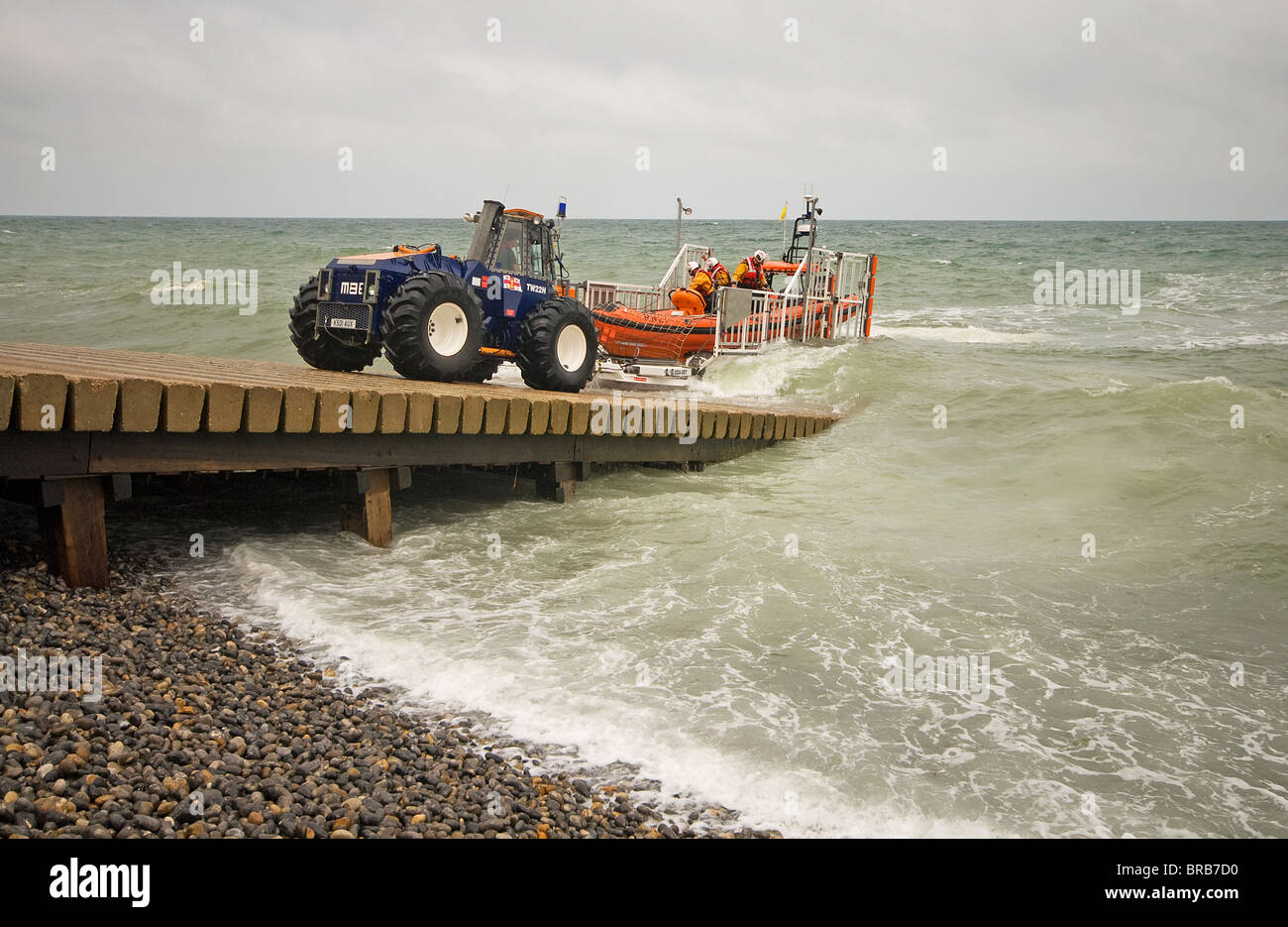 Recovering the Sheringham inshore lifeboat Stock Photo - Alamy