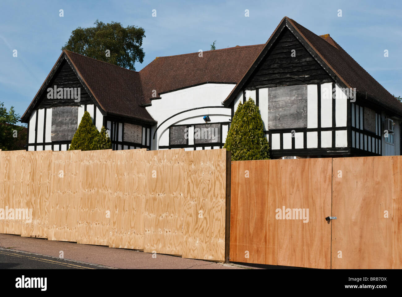 Boarded up building in Lane End, Buckinghamshire Stock Photo - Alamy