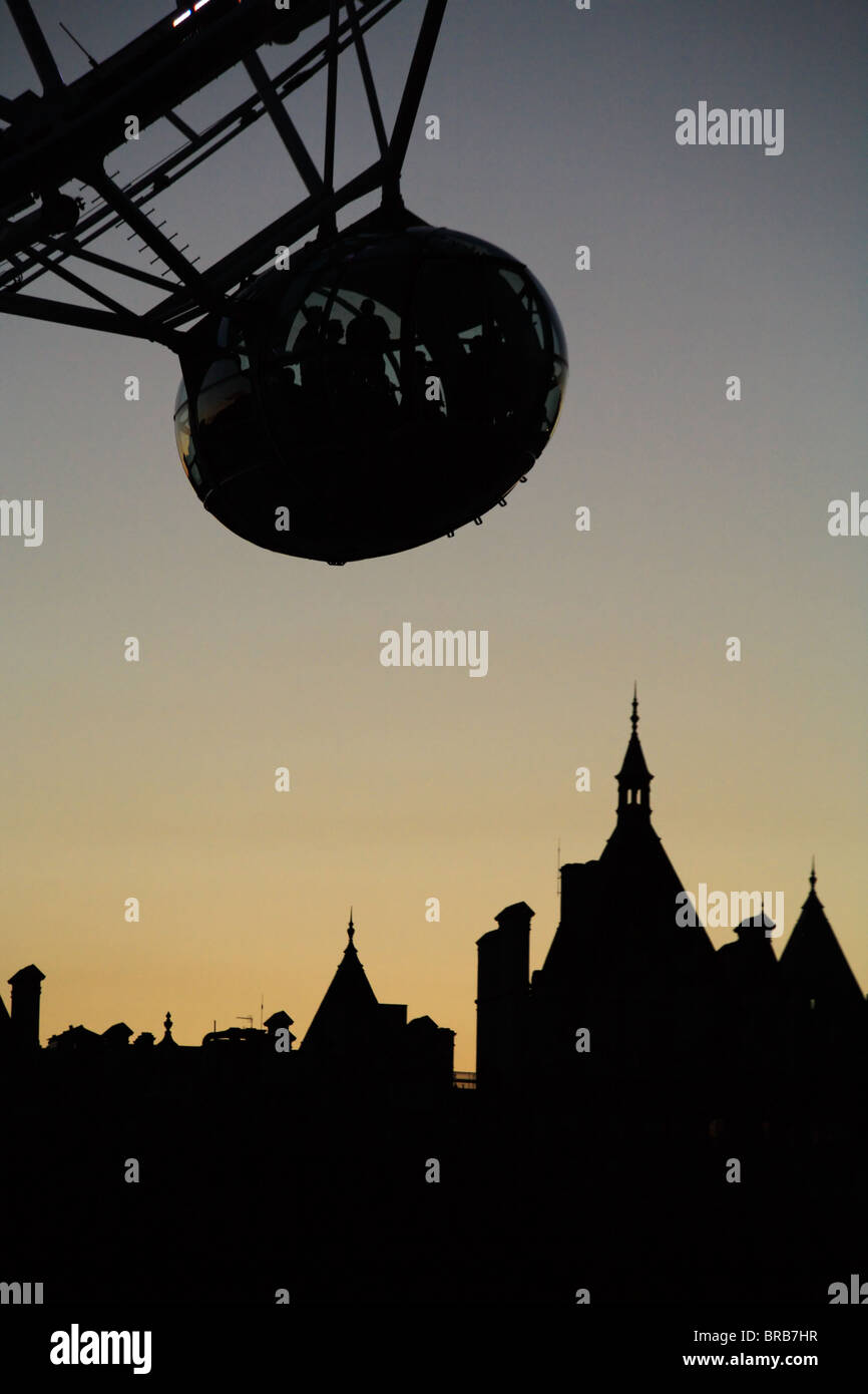 London eye capsule sunset hi-res stock photography and images - Alamy