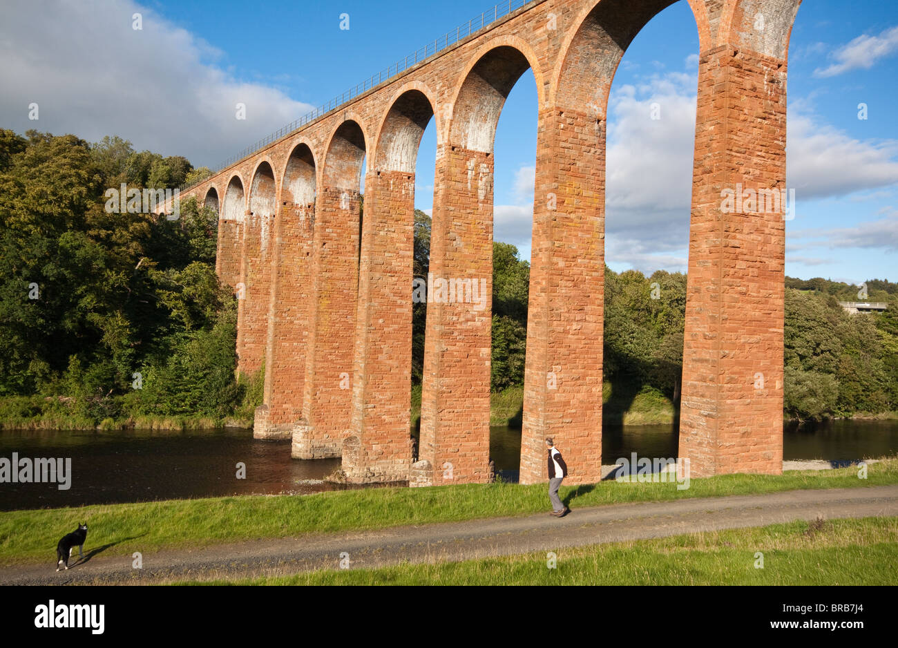 Arch railway viaduct hi-res stock photography and images - Alamy
