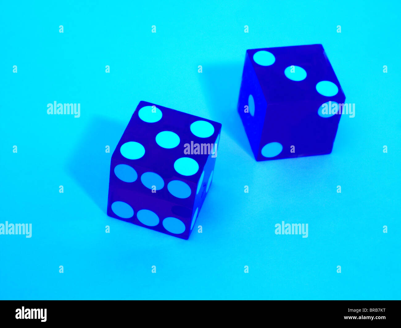 Two blue dots hi-res stock photography and images - Alamy