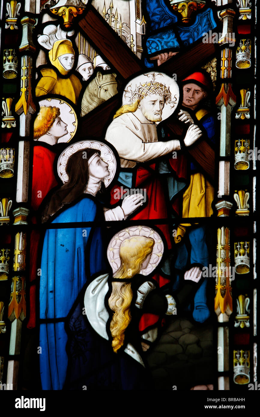 Image jesus christ carrying cross hi-res stock photography and images ...
