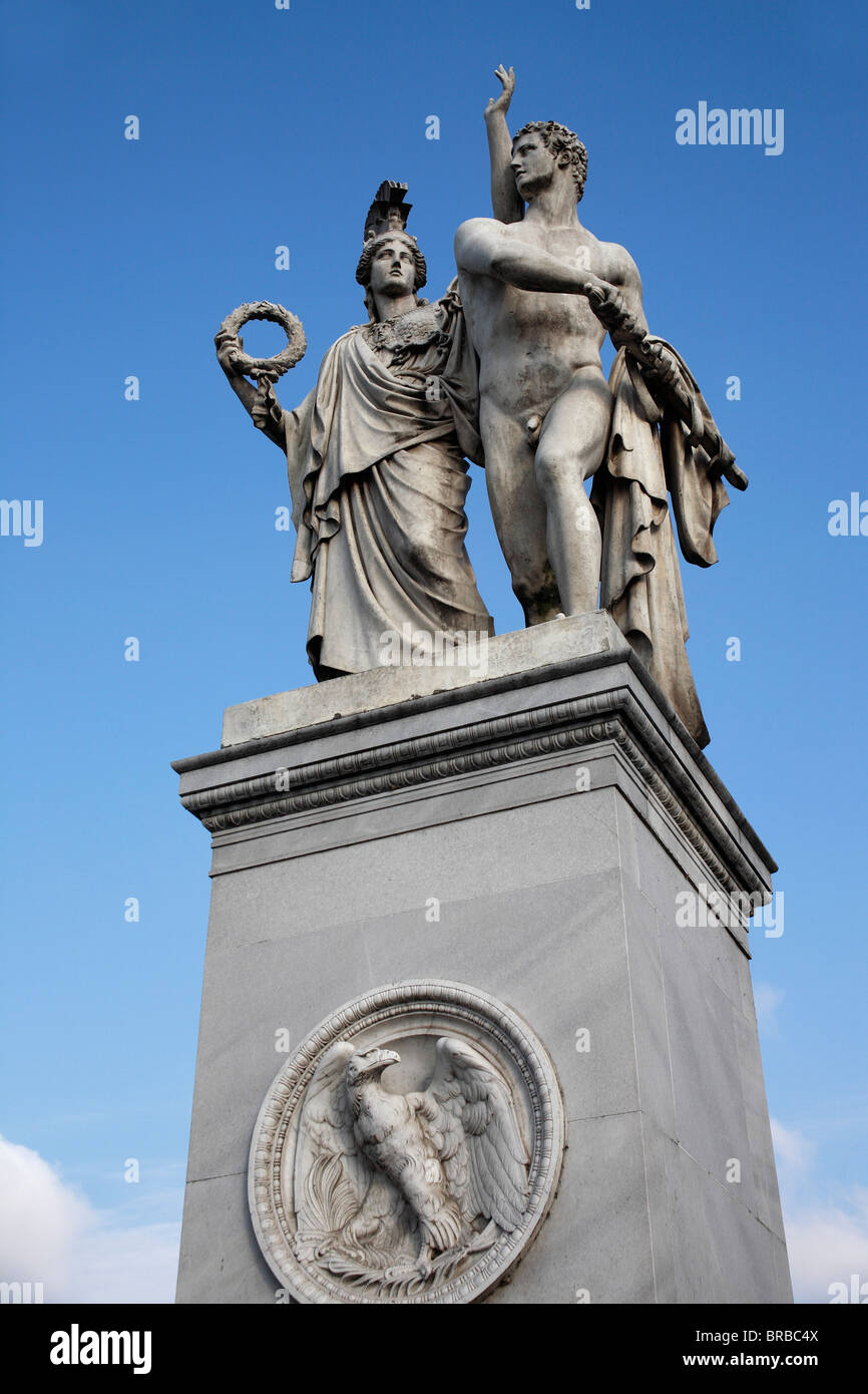 Germany berlin statue of two figures hi-res stock photography and ...