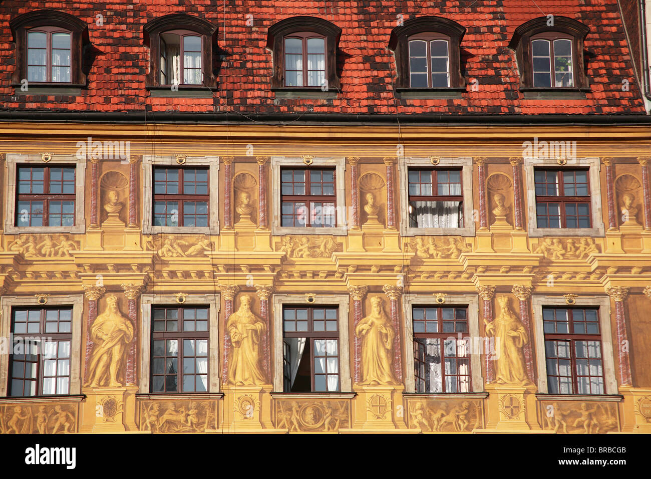 Wroclaw building mural hi-res stock photography and images - Alamy