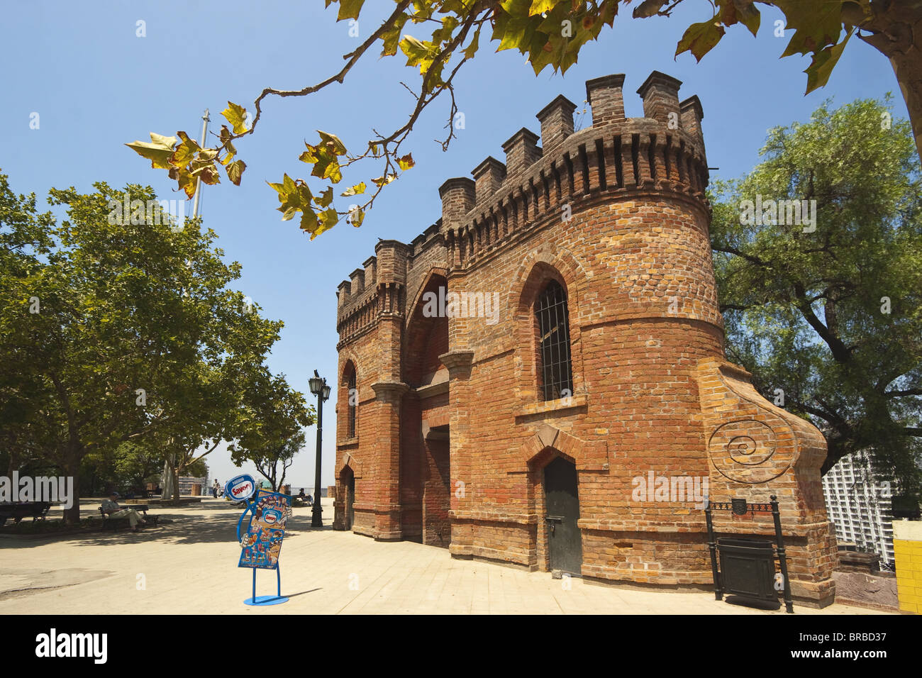 Gate and battlements of Castillo Hidalgo, Santa Lucia Hill, Santiago ...