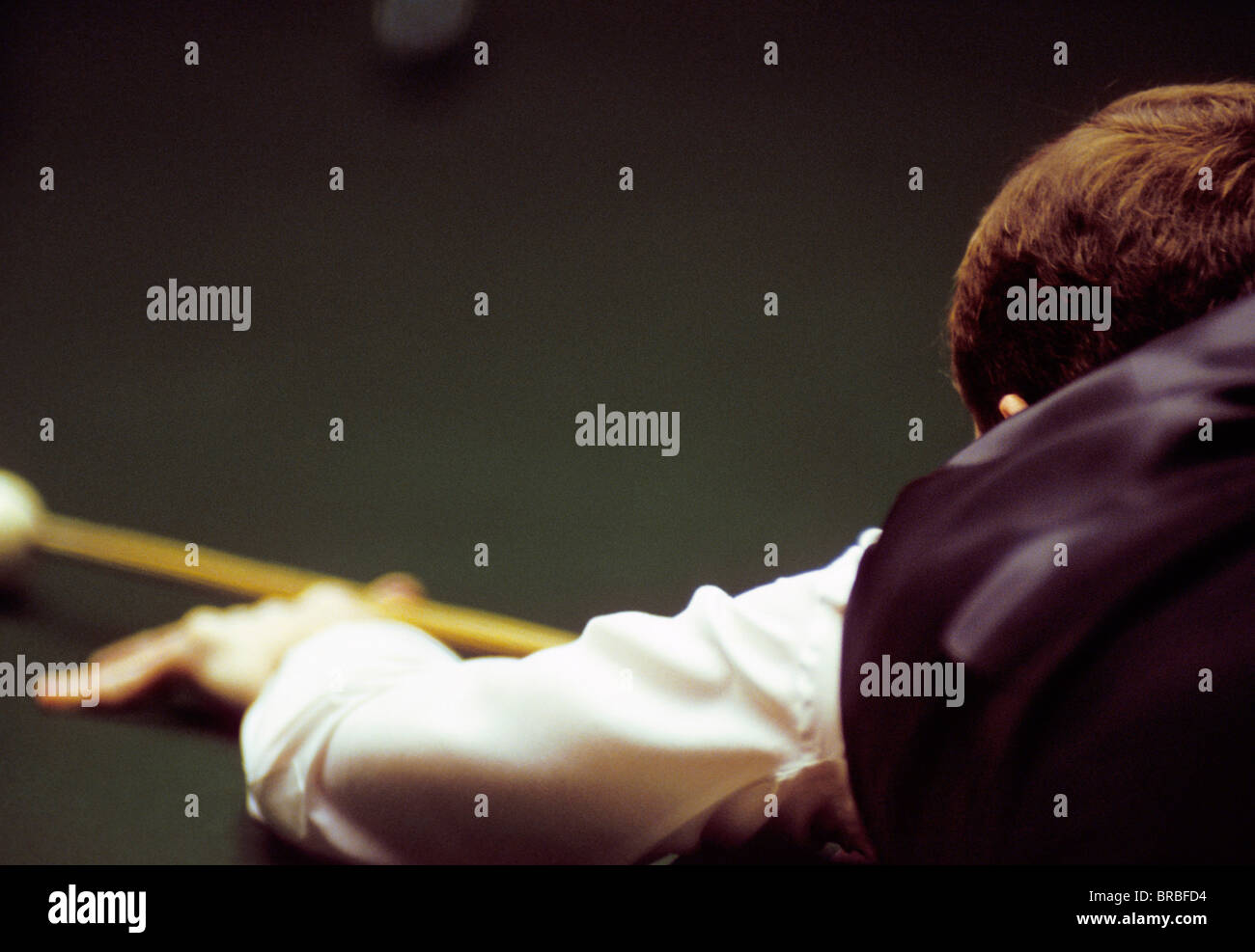Man shooting pool Stock Photo - Alamy