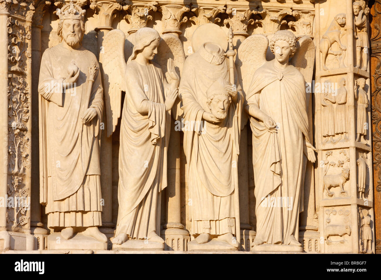 Emperor statues hi-res stock photography and images - Alamy